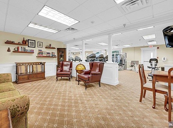 175 Rochelle Ave UNIT 211, Rochelle Park, NJ 07662 | Zillow