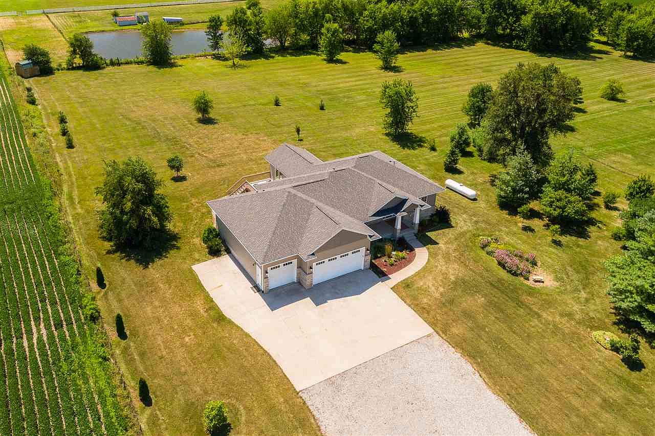 2878 Arabian Rd, Alburnett, IA 52202 | Zillow