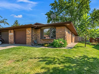 107 Innsbrook Dr Streamwood IL | Zillow