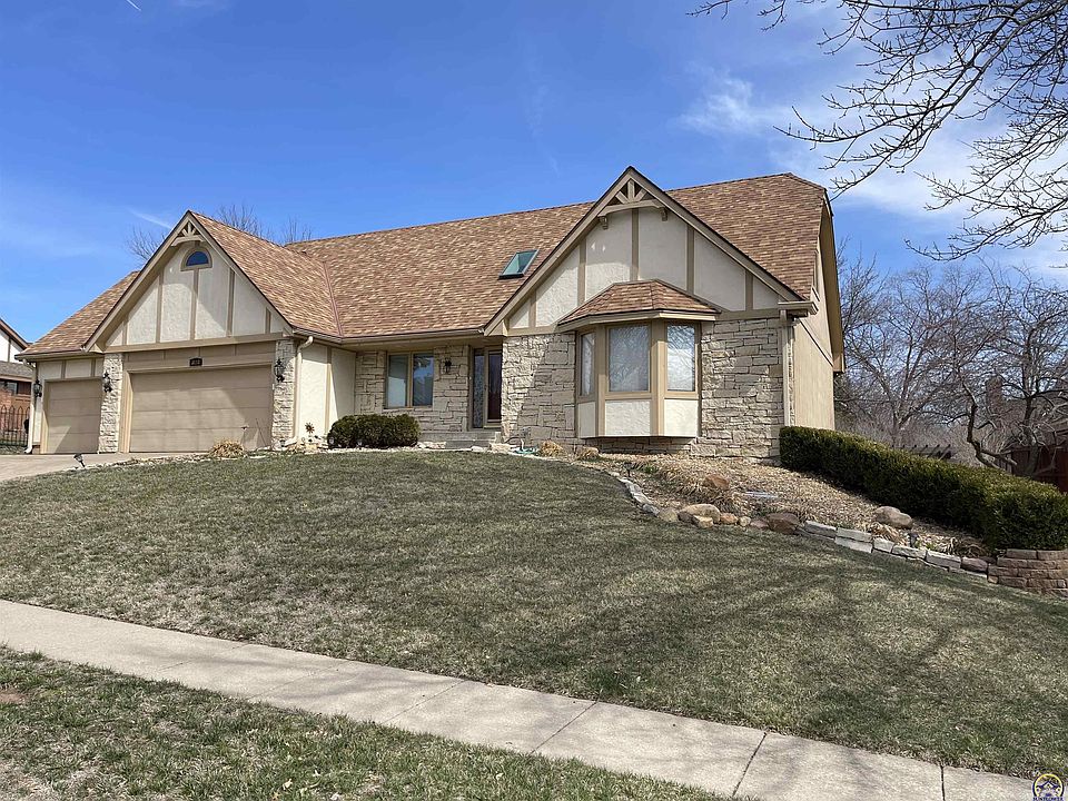 3118 SW Wanamaker Dr, Topeka, KS 66614 | Zillow