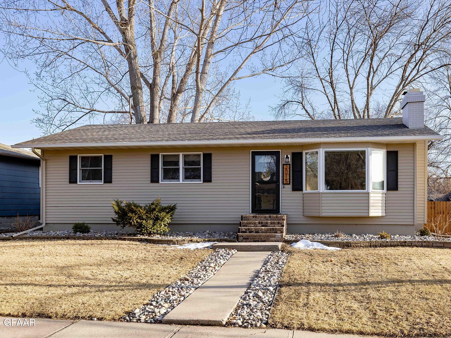 2015 Oakwood Ave, Grand Forks, ND 58201 | Zillow