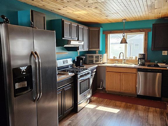 21 Lindsay Ave, Tupper Lake, NY 12986 | Zillow