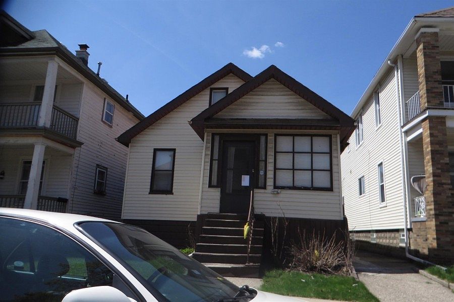 9515 Charest St, Hamtramck, MI 48212 | Zillow