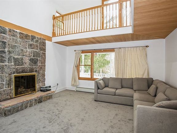 12 Lakeside Drive, Middle Island, NY 11953 | MLS #3519573 | Zillow