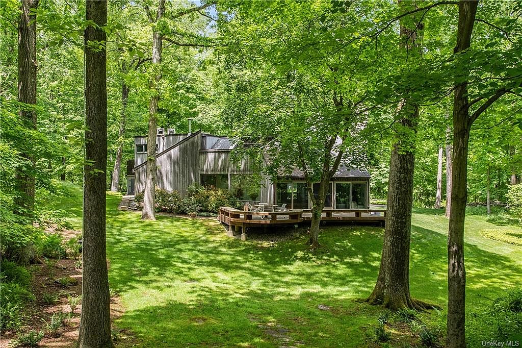 101 Fox Ln, Bedford Corners, NY 10549 | Zillow