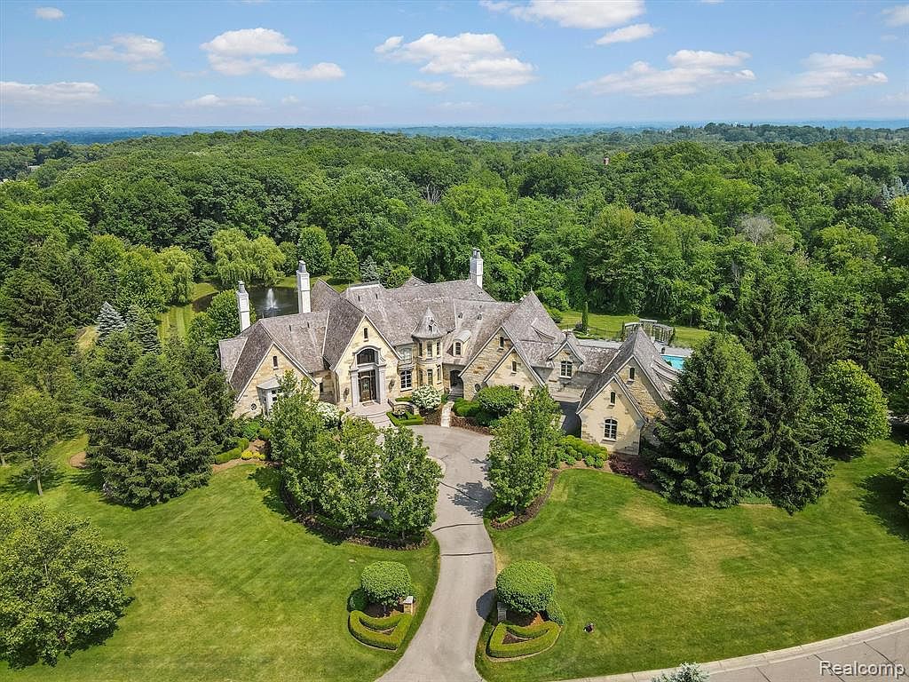 5537 Orchard Ridge Dr, Rochester, MI 48306 | MLS #20240023251 | Zillow