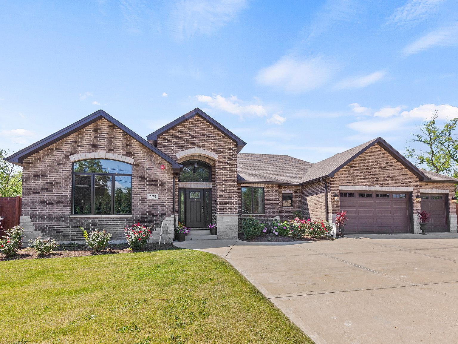 275 E Nerge Rd, Roselle, IL 60172 | Zillow