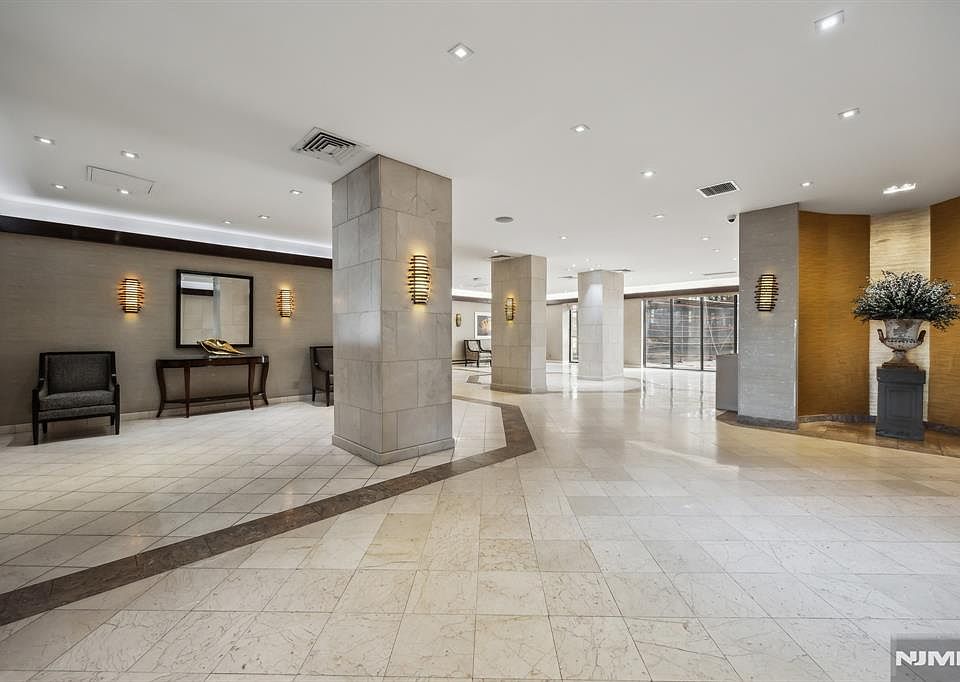 300 Winston Dr Cliffside Park NJ | Zillow