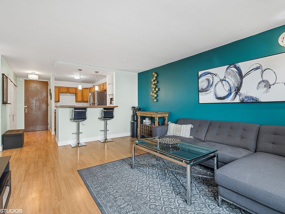 720 W Gordon Terrace - 720 W Gordon Ter Chicago IL | Zillow