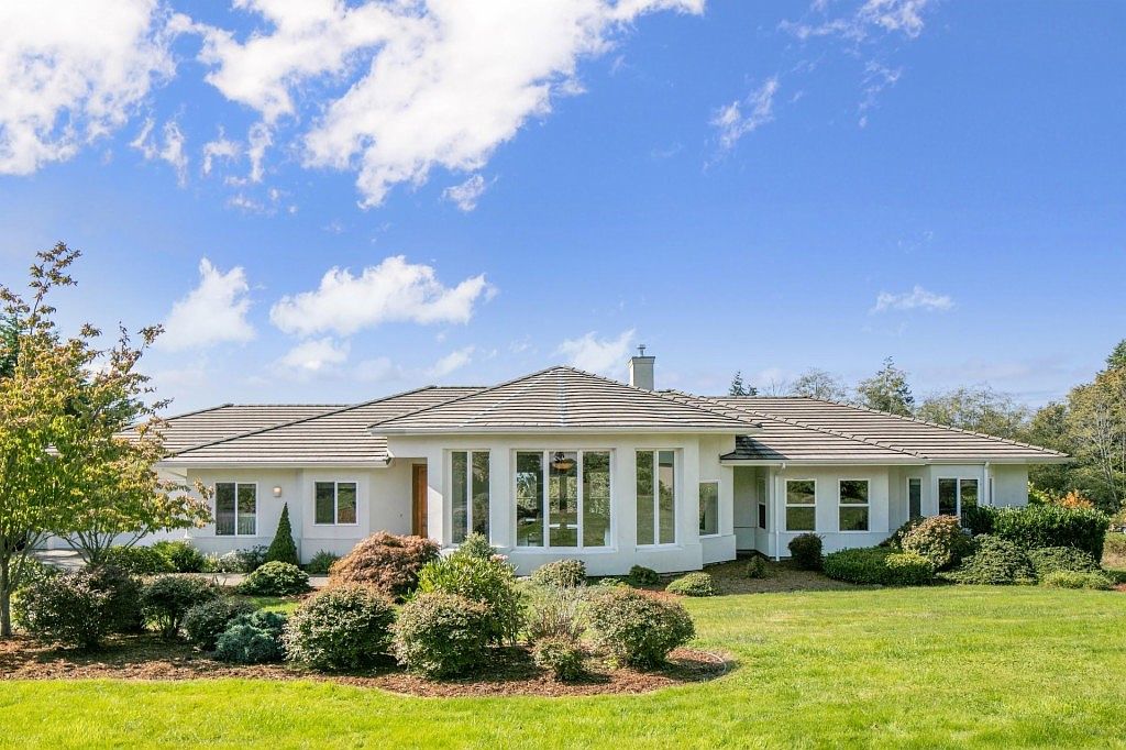 2146 Soundview Dr, Camano Island, WA 98282 | Zillow