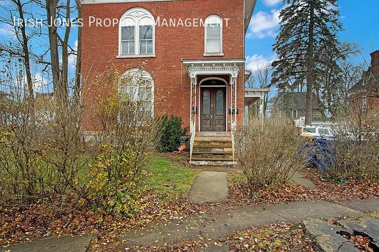 210 Locust St #4, Lockport, NY 14094 | Zillow