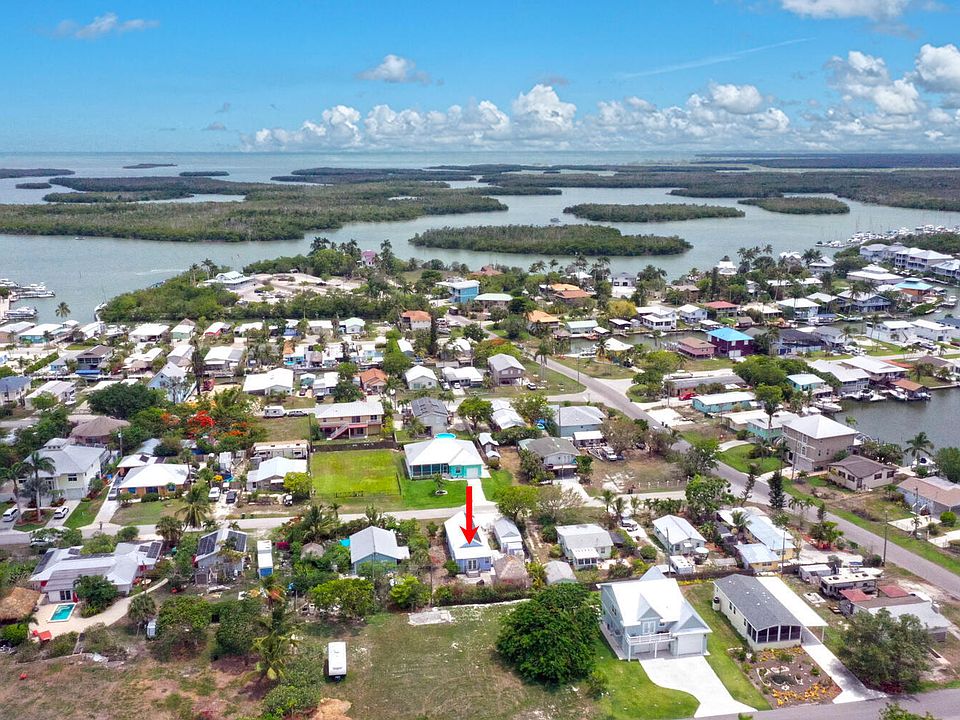 427 Mango Ave, Goodland, FL 34140 | MLS #2231318 | Zillow