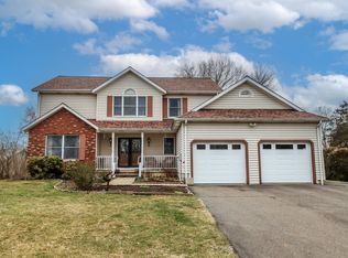 17 Laura Dr, Danbury, CT 06811 | MLS #24007178 | Zillow