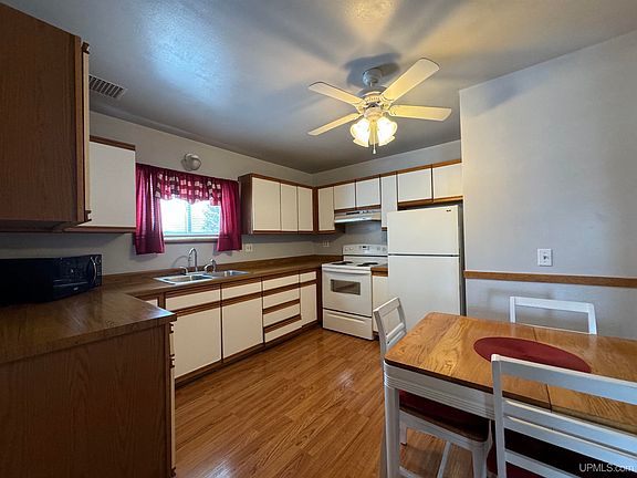 402 E Bonnie Rd, Ironwood, MI 49938 | MLS #50162276 | Zillow