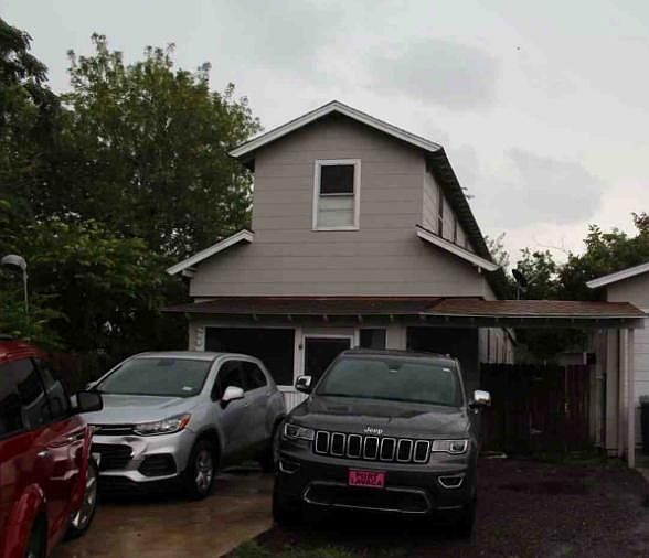206 Cheeves Ave #B, Pt Lavaca, TX 77979 | Zillow