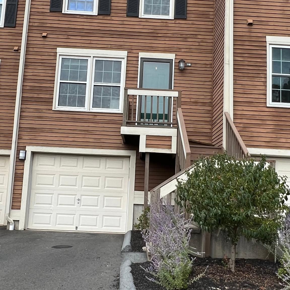 118 Foxbridge Village Rd, Branford, CT 06405 | Zillow