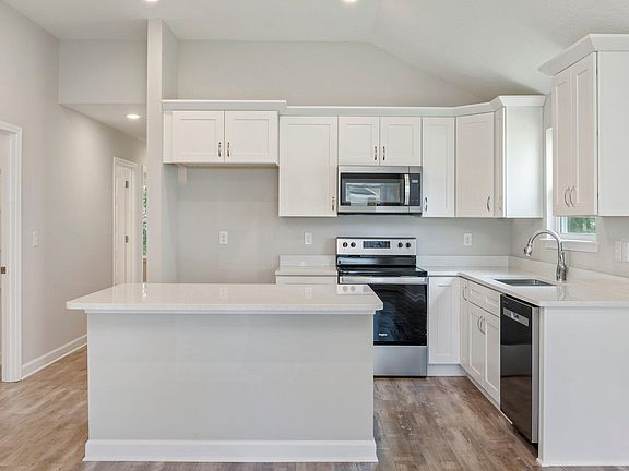 504 Lee Ave, Crestview, FL 32539 | MLS #976212 | Zillow