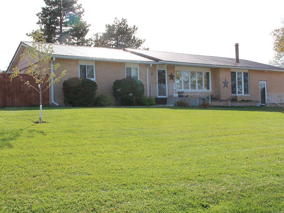 609 W 8th St, Winner, SD 57580 | Zillow