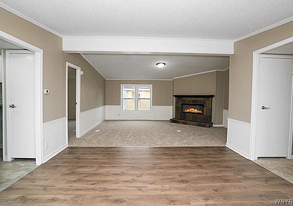 472 Chestnut Dr, Lockport, NY 14094 | Zillow