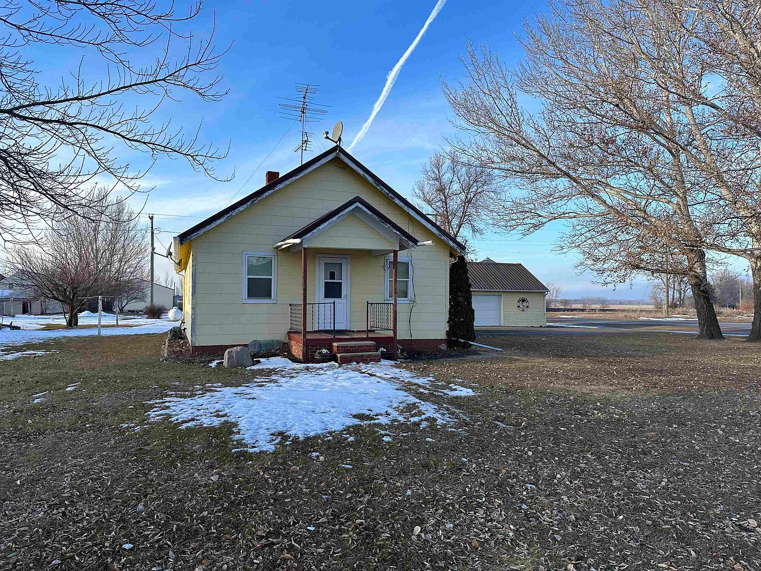 106 Ballman Ave, Martin, ND 58758 | MLS #232018 | Zillow