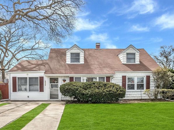 Merrick NY Real Estate - Merrick NY Homes For Sale | Zillow