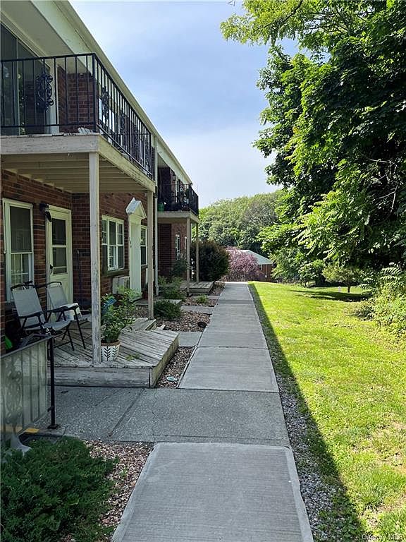 4 Colonial Rd APT 104, Beacon, NY 12508 | Zillow