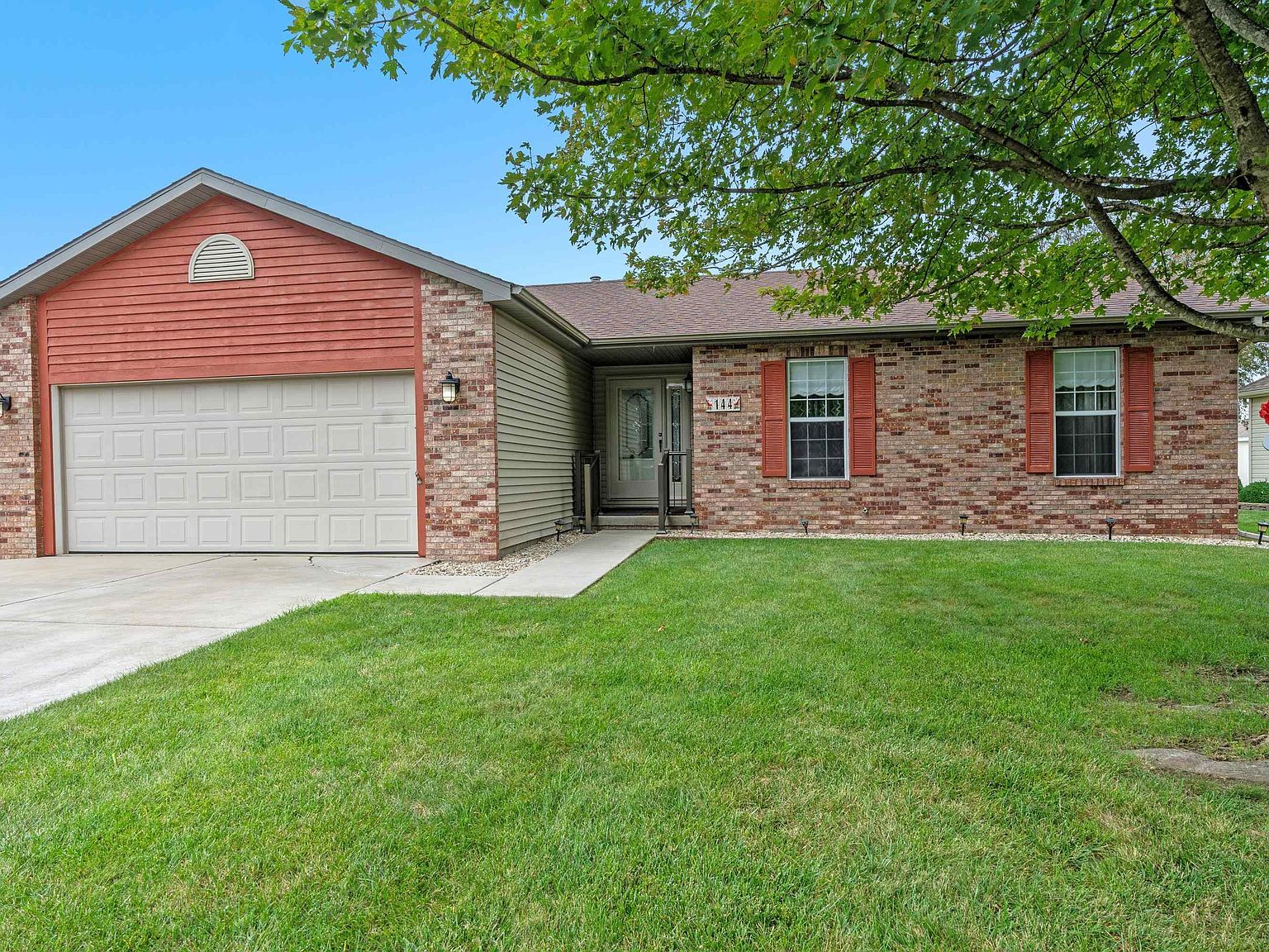 144 Post Rd, Virden, IL 62690 | Zillow