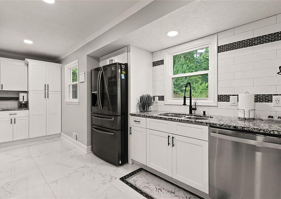 2352 Westridge Dr, Snellville, GA 30078 | Zillow