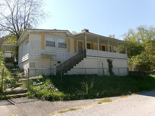 58 Brittain St, Squire, WV 24884 | MLS #53317 | Zillow