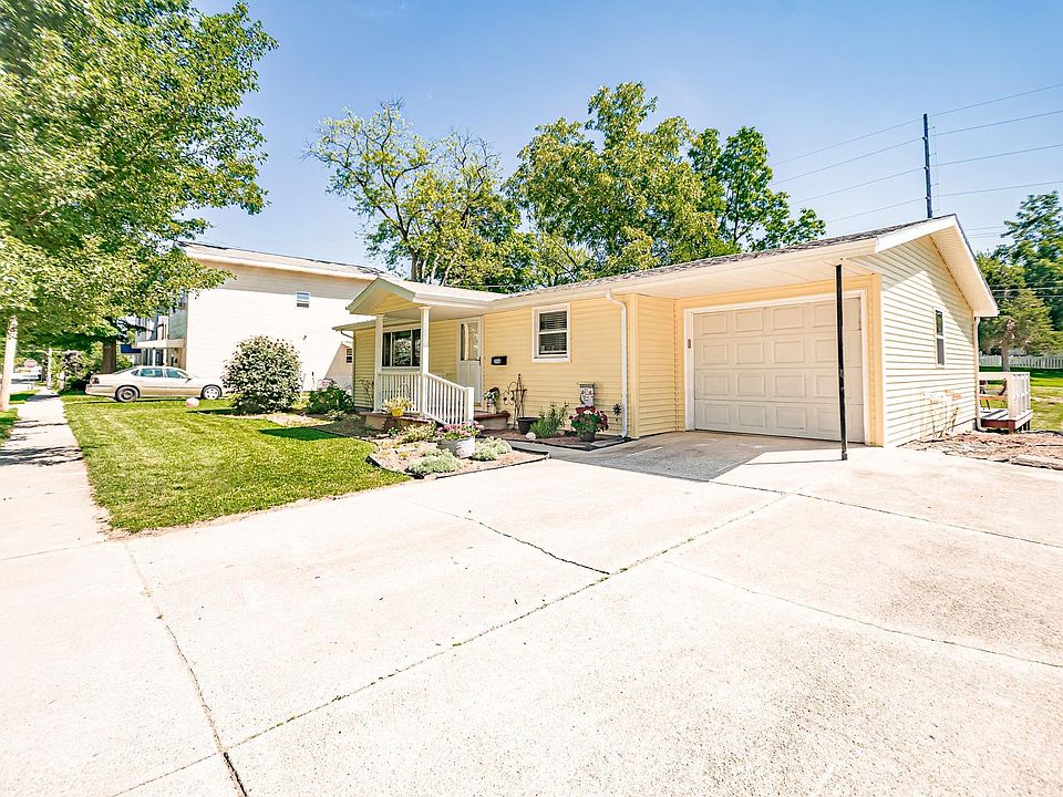 206 N Oak St, Columbia City, IN 46725 | Zillow