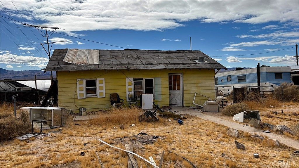 733 Athletic Field Rd, Yermo, CA 92398 | MLS #HD25032620 | Zillow