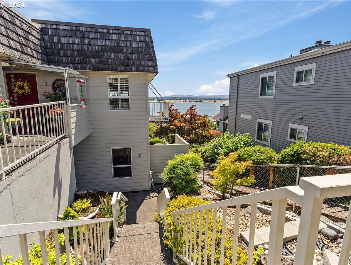 6903 SE Riverside Dr APT 2, Vancouver, WA 98664 | Zillow