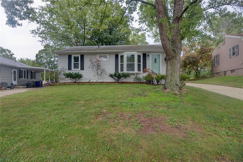 15 W Enlow Dr, Decatur, IL 62521 | Zillow