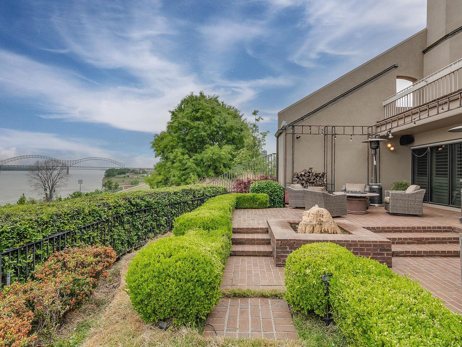 335 Riverbluff Pl APT 1, Memphis, TN 38103 | Zillow