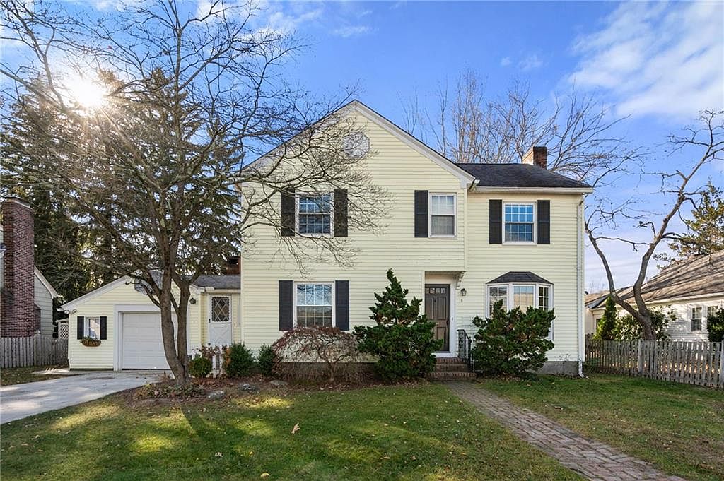9 Duncan Rd E, Rumford, RI 02916 | Zillow