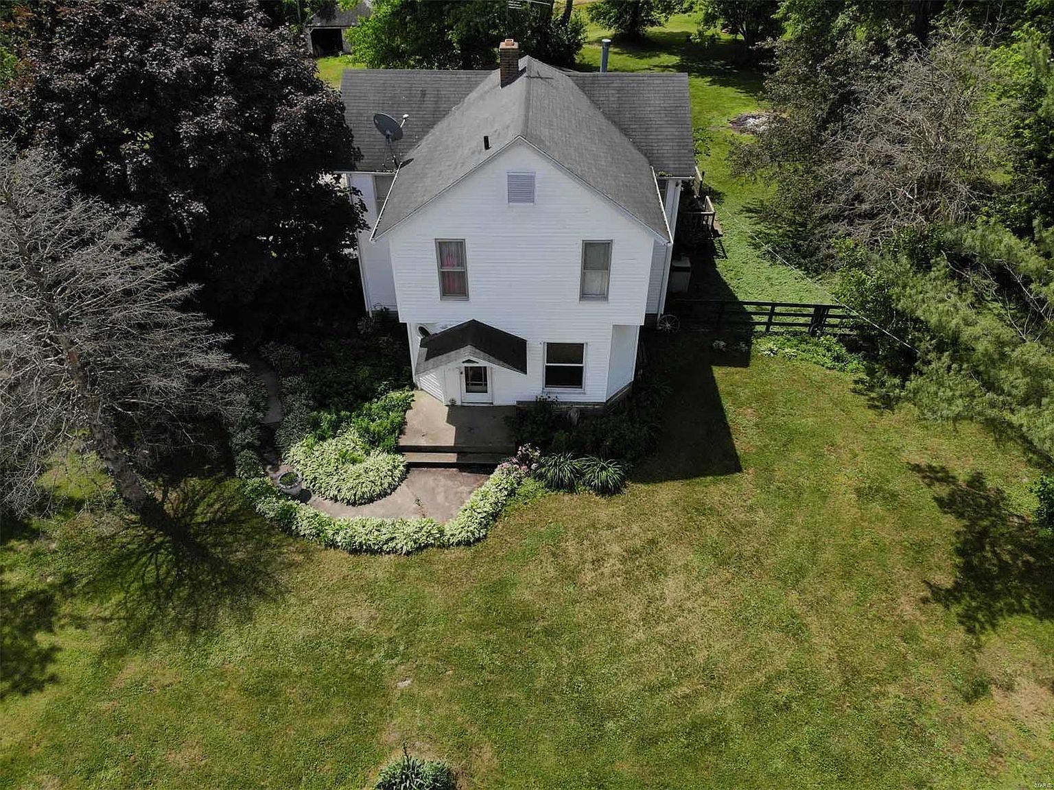 2587 Route 16, Shipman, IL 62685 | Zillow