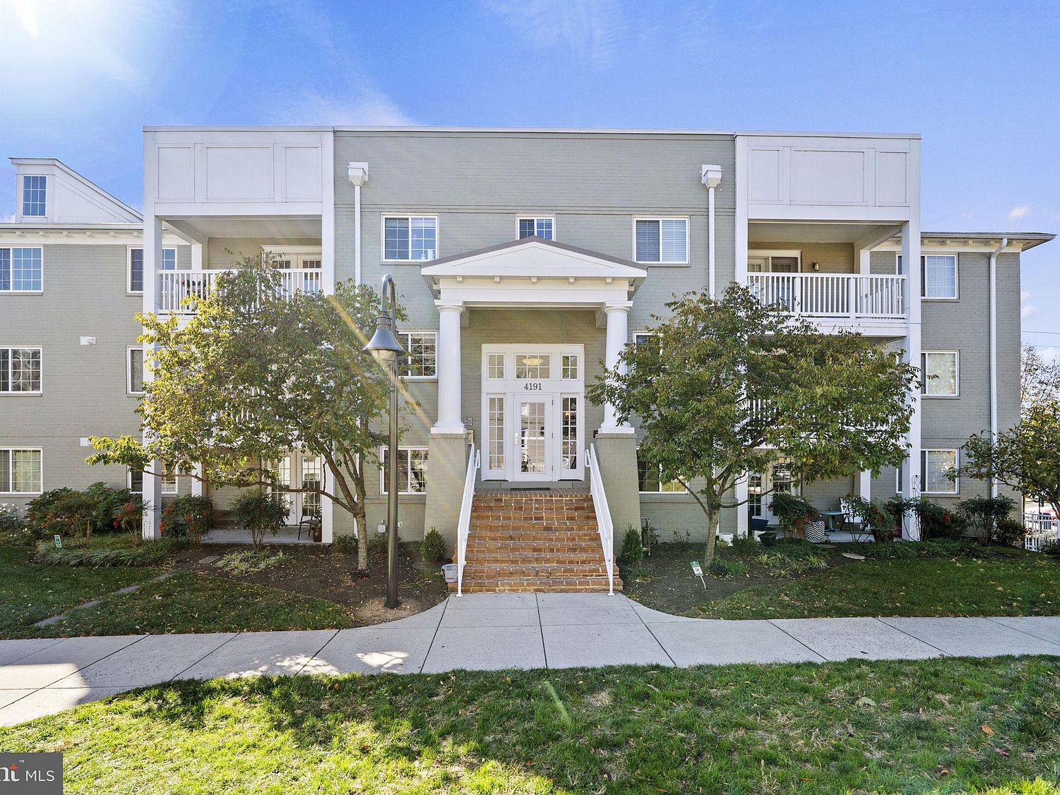 4191 S Four Mile Run Dr Unit 302, Arlington, VA 22204 | Zillow