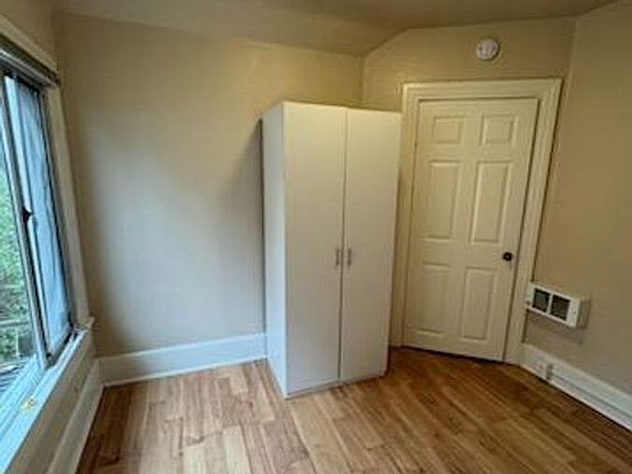 3911 4th Ave NE #D, Seattle, WA 98105 | Zillow