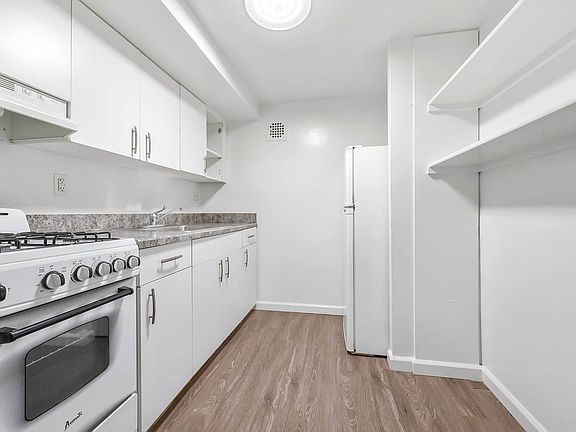 88 Fulton St #L11, New York, NY 10038 | Zillow