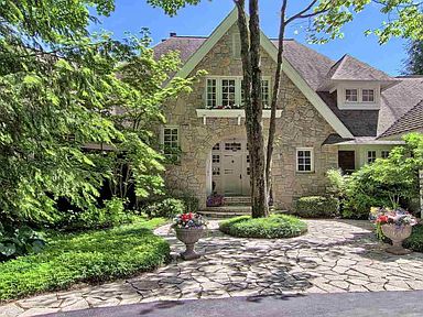 12949 N Northport Point Rd, Northport, MI 49670 | Zillow