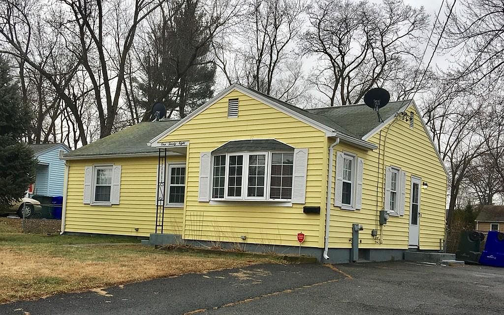 128 W Canton Cir, Springfield, MA 01104 | Zillow
