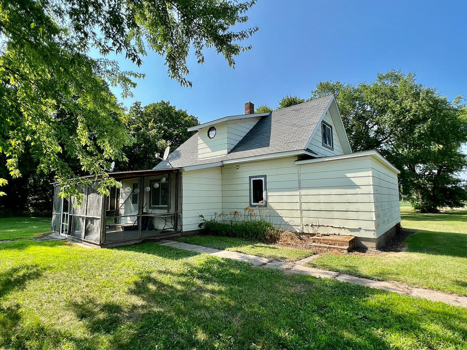 85173 320th St, Clinton, MN 56225 | Zillow