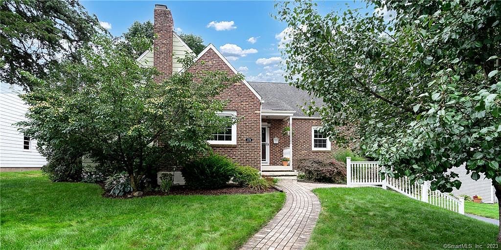 173 Mohawk Dr, West Hartford, CT 06117 | MLS #170590096 | Zillow