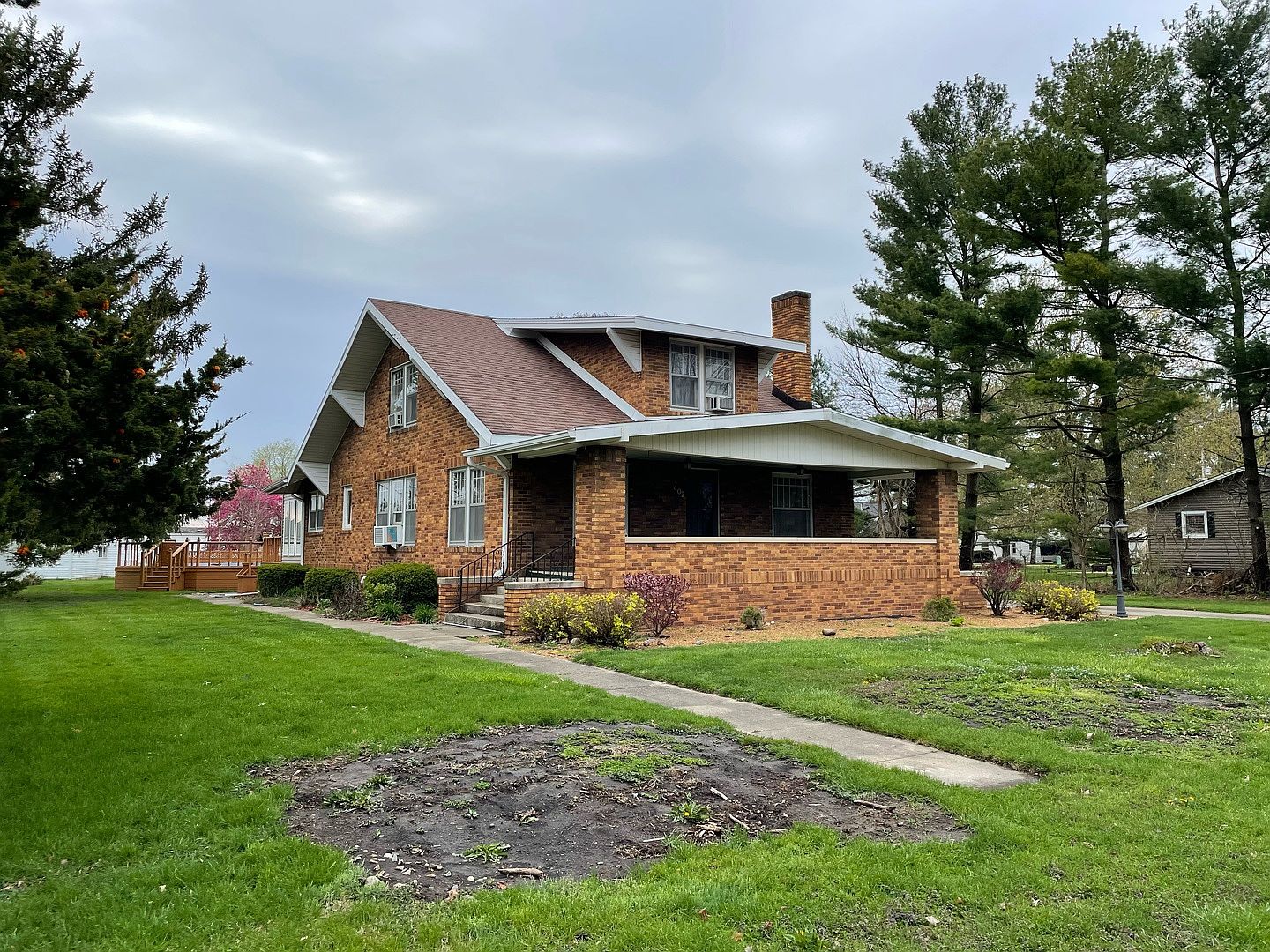 402 N Gray St, Sidell, IL 61876 | Zillow