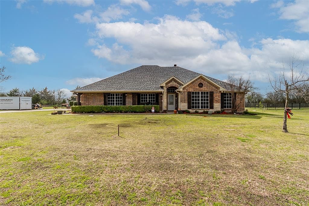 3915 Tower Cir, Nevada, TX 75173 | MLS #20561679 | Zillow