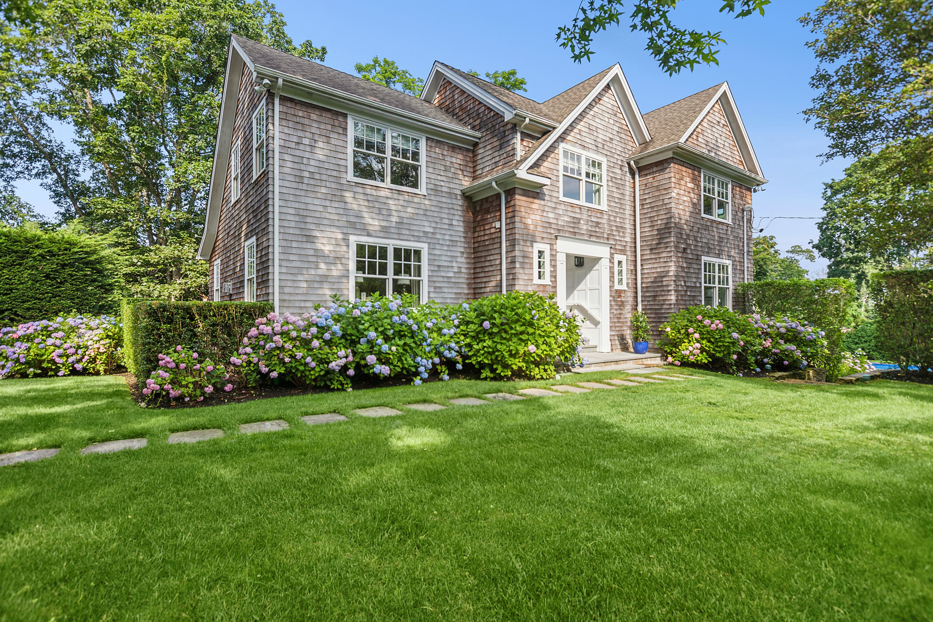 3 Burkeshire Dr, Sag Harbor, NY 11963 | Out East