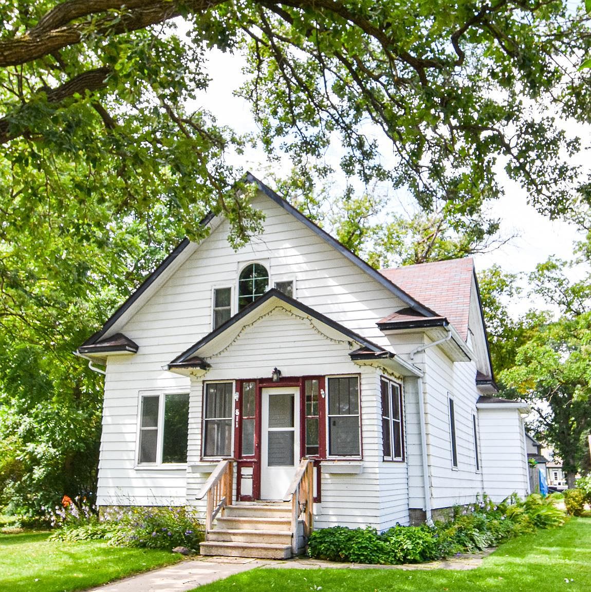 811 Labree Ave N, Thief River Falls, MN 56701 | MLS #6498608 | Zillow