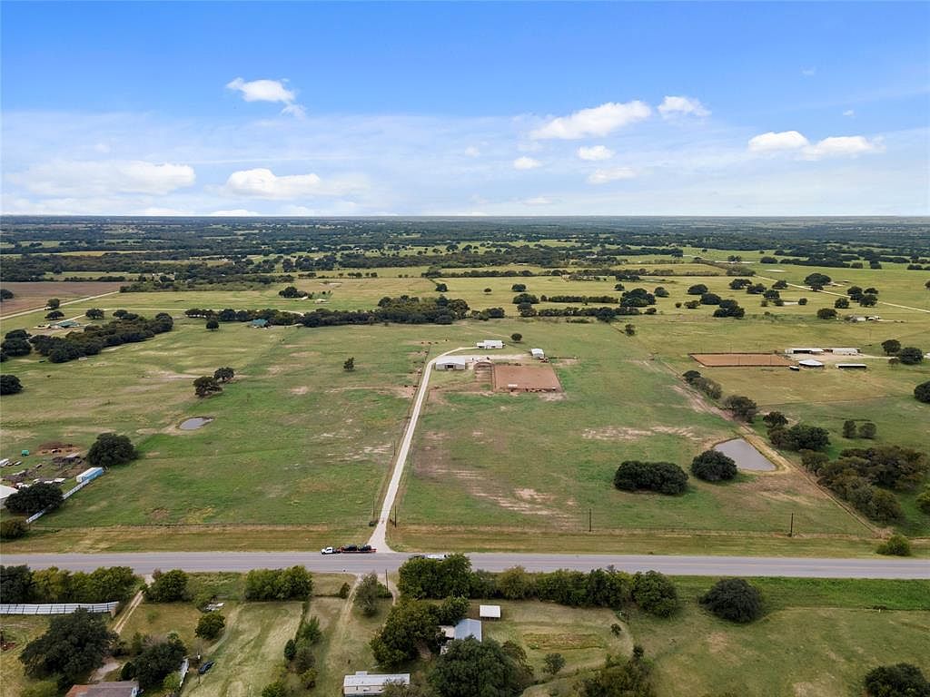 3541 Highway 77, Chilton, TX 76632 | Zillow