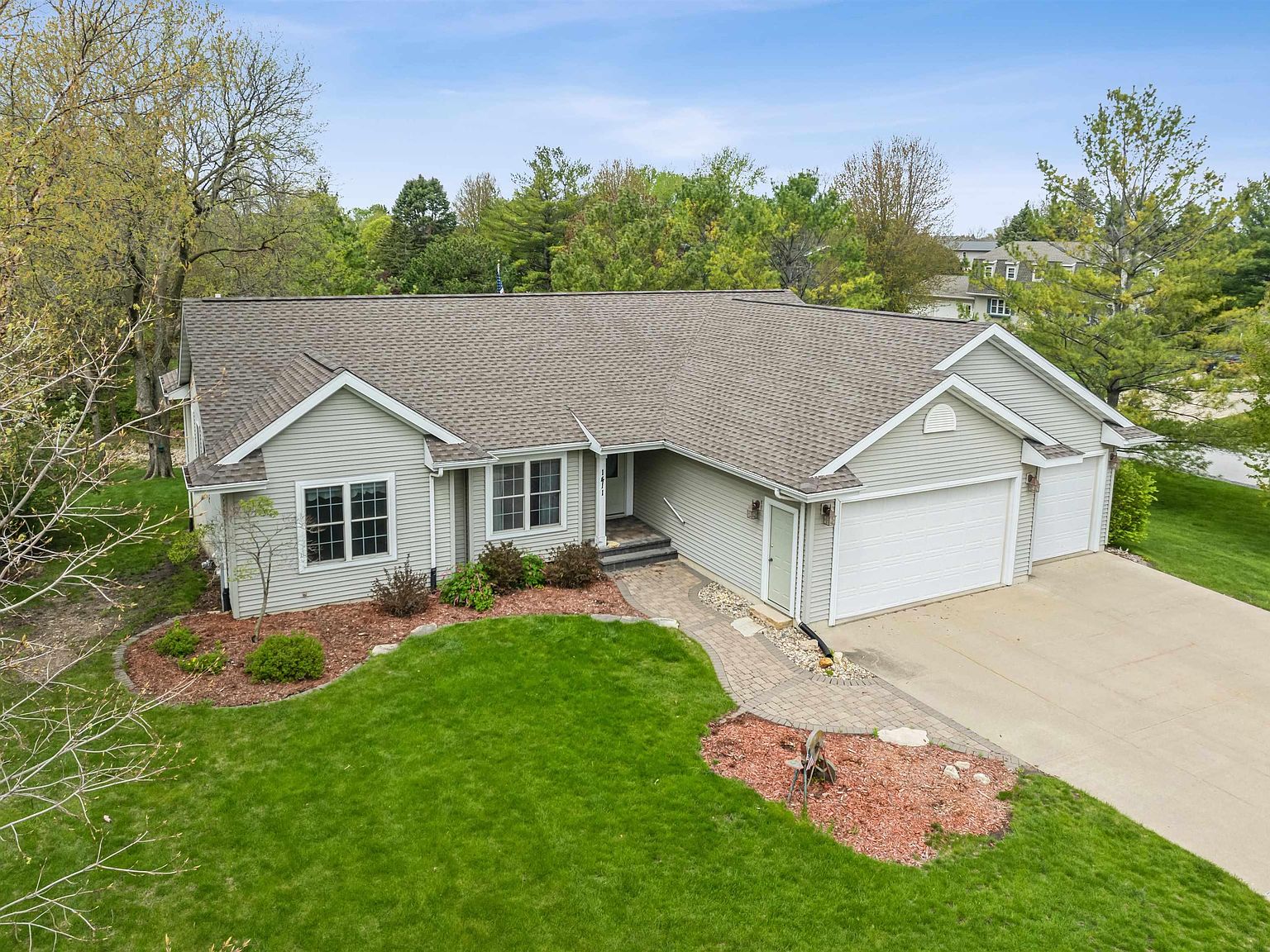 1411 Emery Cir, Waverly, IA 50677 | Zillow