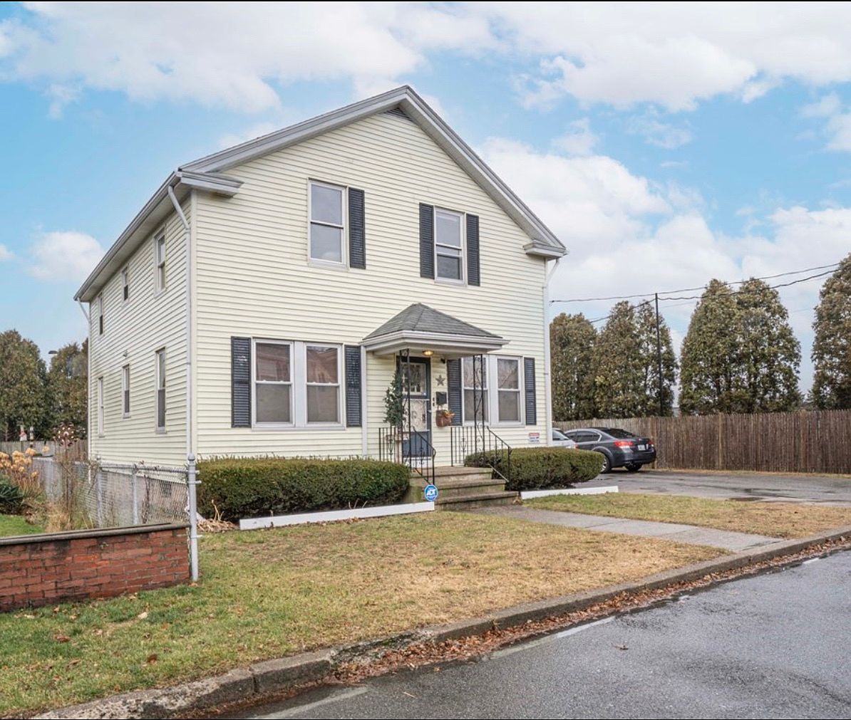37 McAloon St #2, Pawtucket, RI 02861 | Zillow